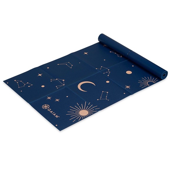 GAIAM | Other | Gaiam Yoga Mat Folding Travel Fitnessexerciseyoga New ...